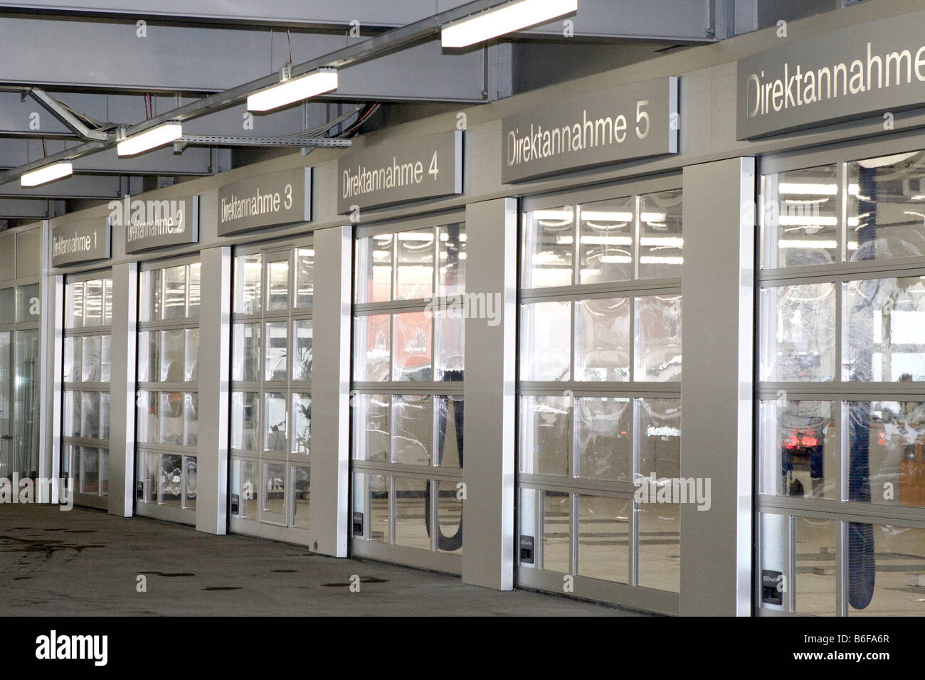 Direct acceptance, car dealership Stock Photo - Alamy