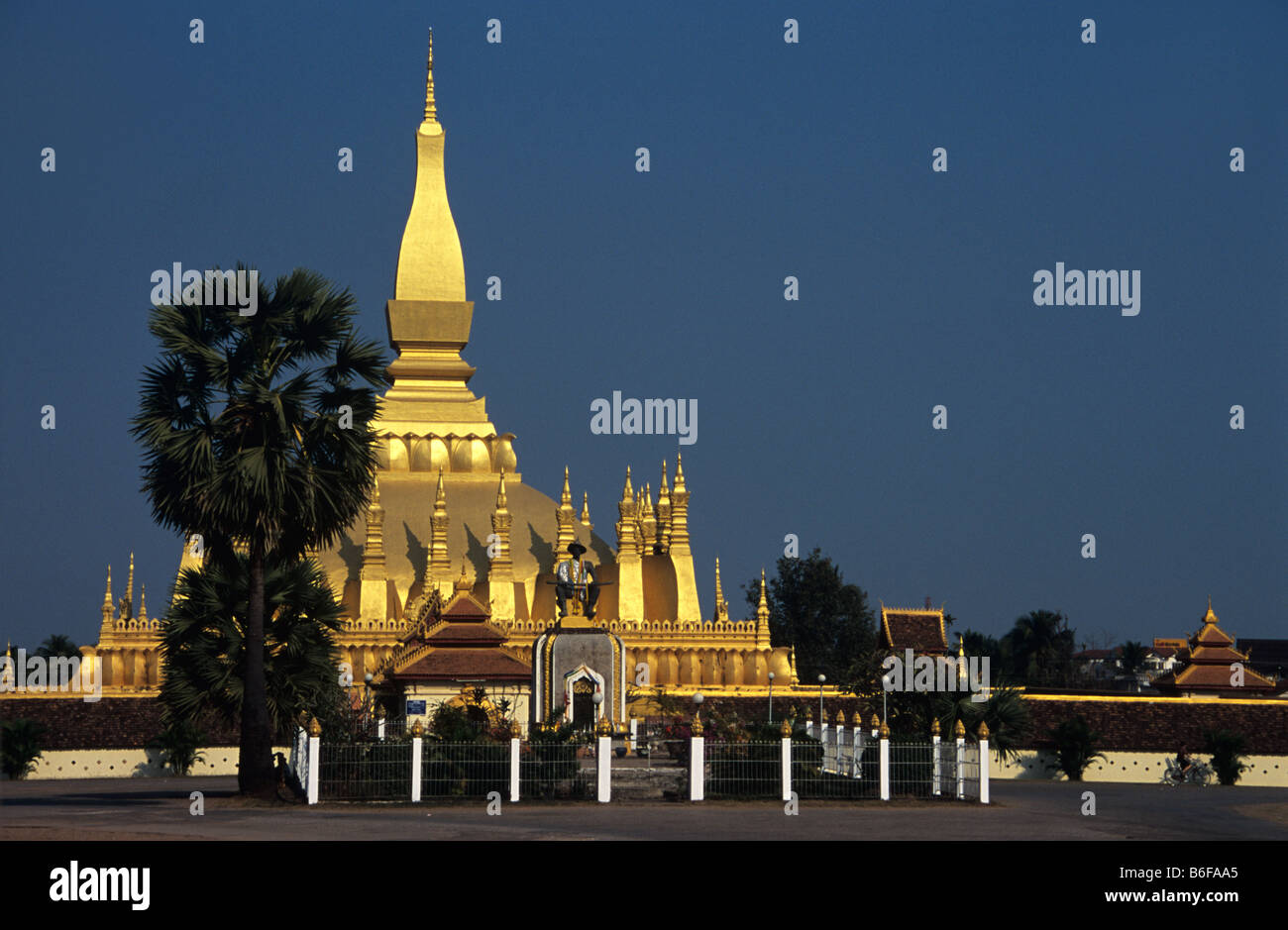 The Great Stupa (or Great Sacred Reliquary), Pha That Luang, built in ...