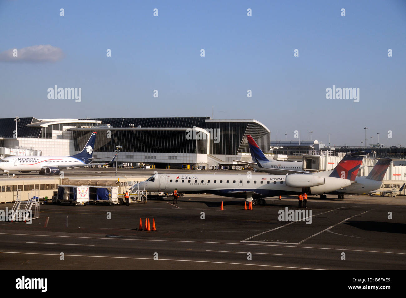 Jfk airport hi-res stock photography and images - Alamy