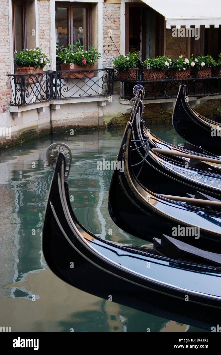 Bow fittings on Venetian gondolas Stock Photo - Alamy