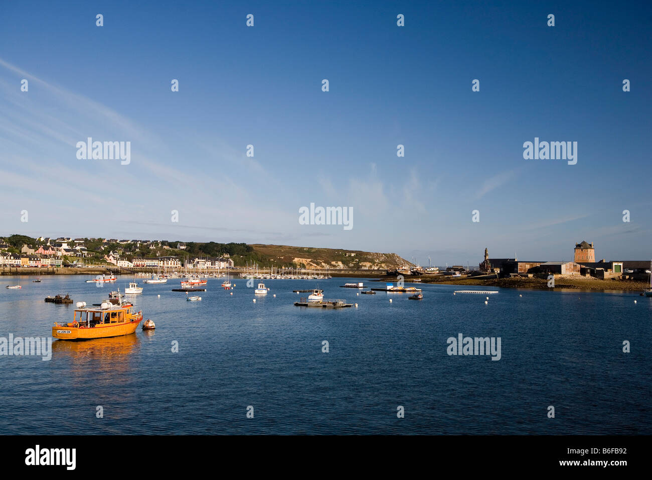 Port of Camaret-sur-Mer, Crozon Peninsula, southern Finistère, Brittany ...