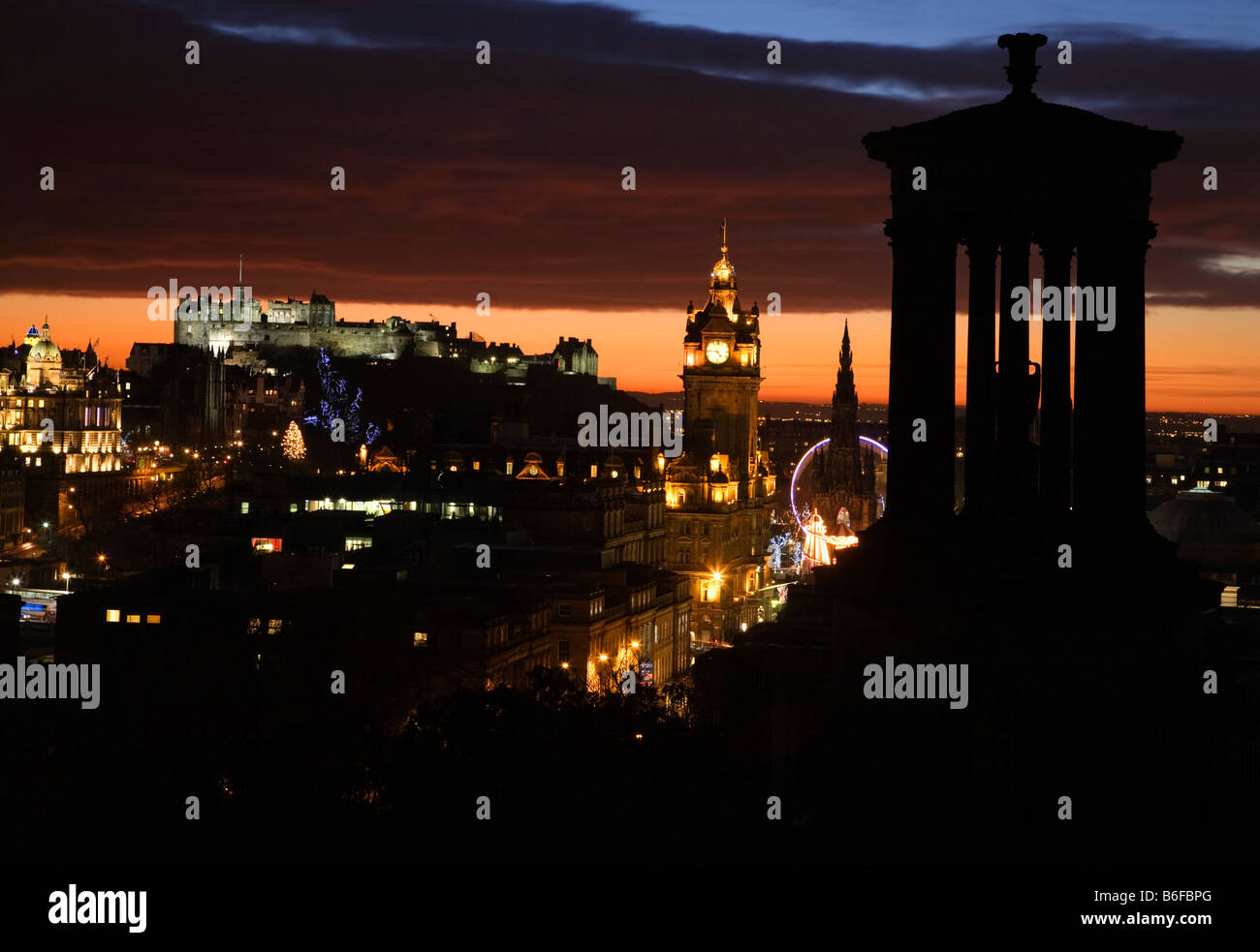 Edinburgh skyline night hi-res stock photography and images - Alamy