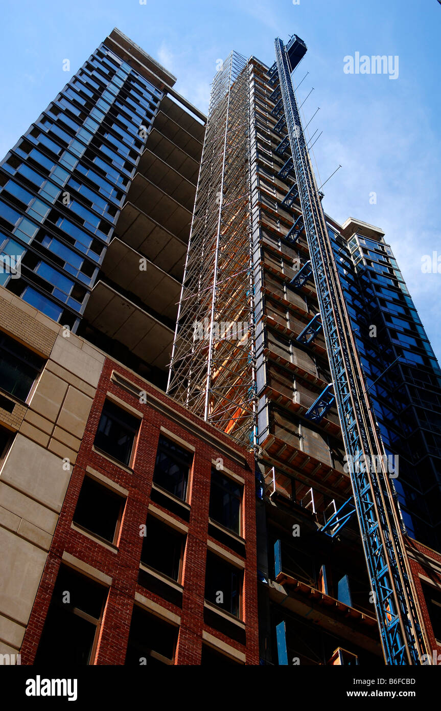 Skyscraper building hi-res stock photography and images - Alamy