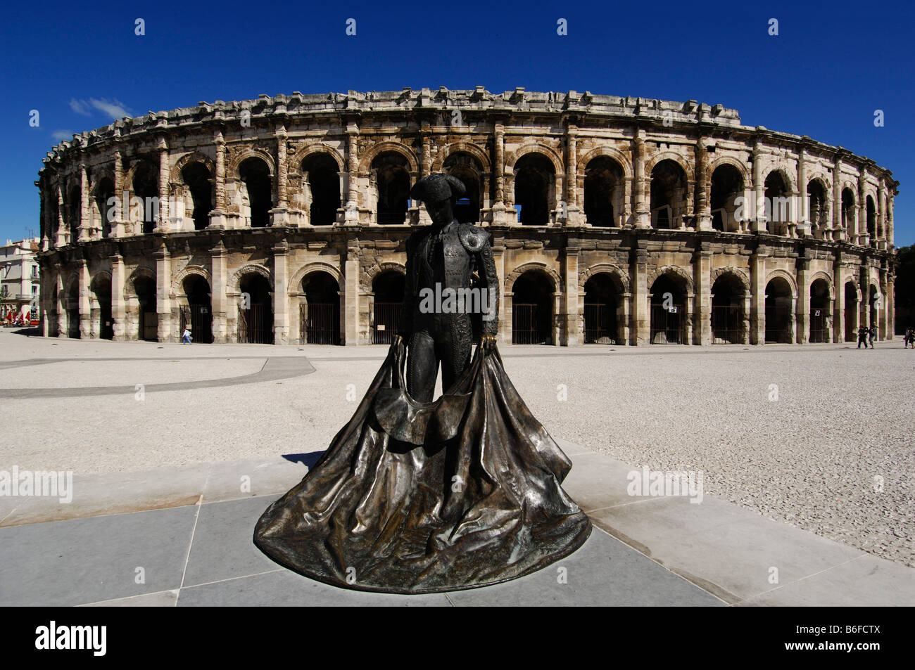 Bronze statue of the bull fighter Christian Montcouquiol, El Nimeno II ...