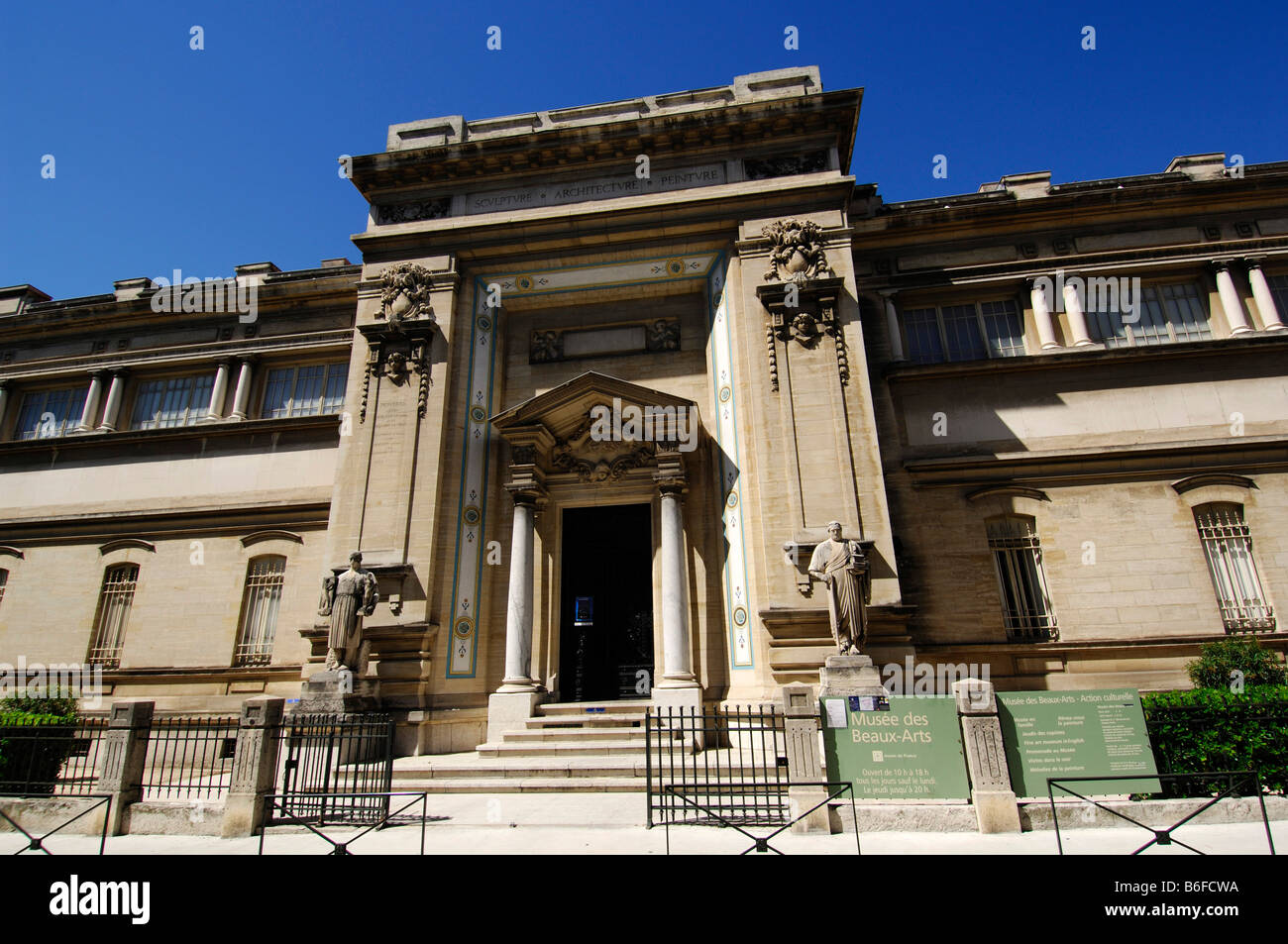 Nimes France Museum Stock Photos & Nimes France Museum Stock Images - Alamy