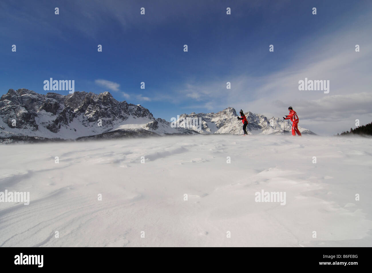 Nordic or cross-country skiers on the Alpe Nemes Alps, High Puster ...