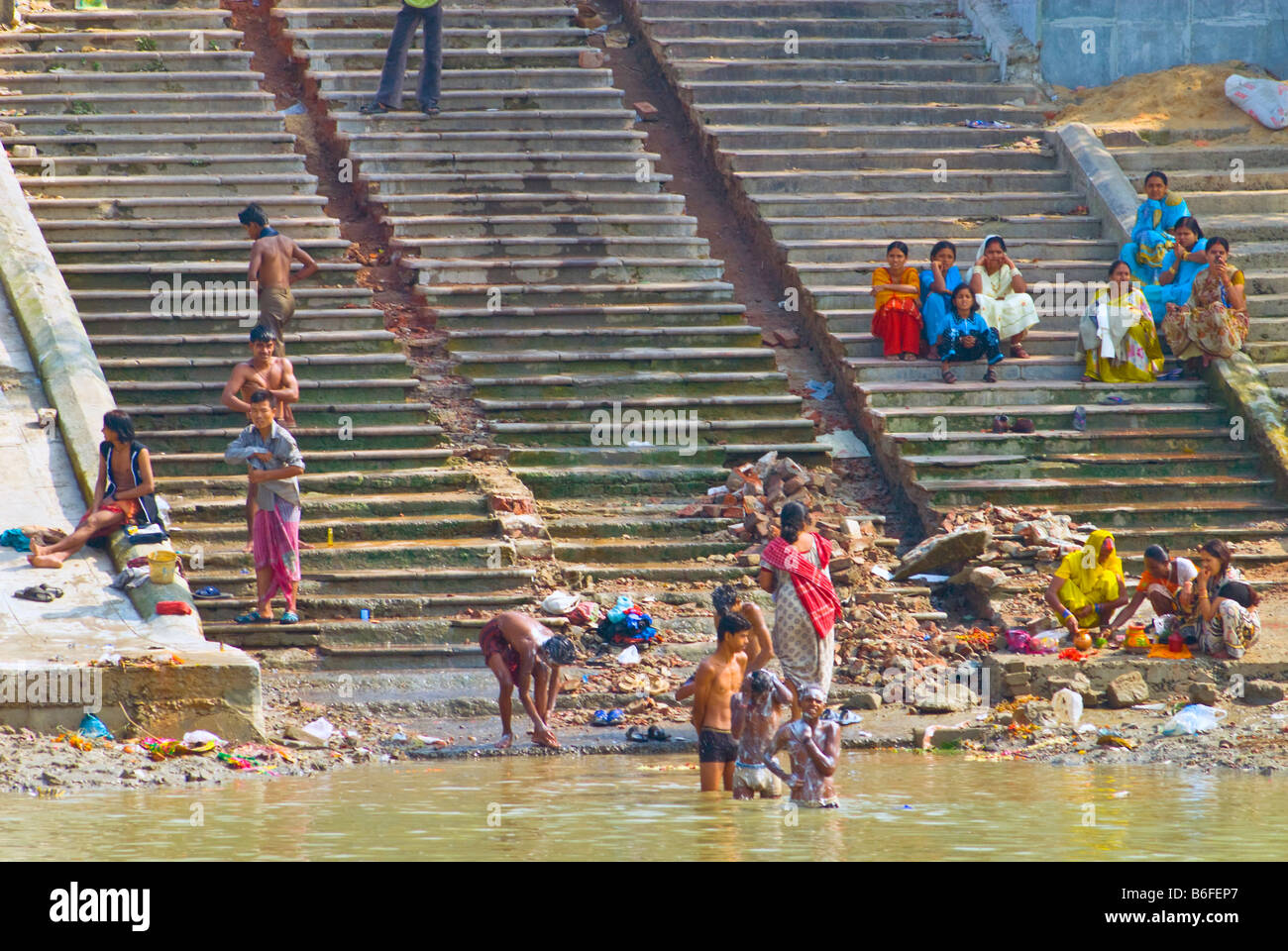 Bathing Ghat on the Hooghly River in Kolkata, India Stock Photo - Alamy