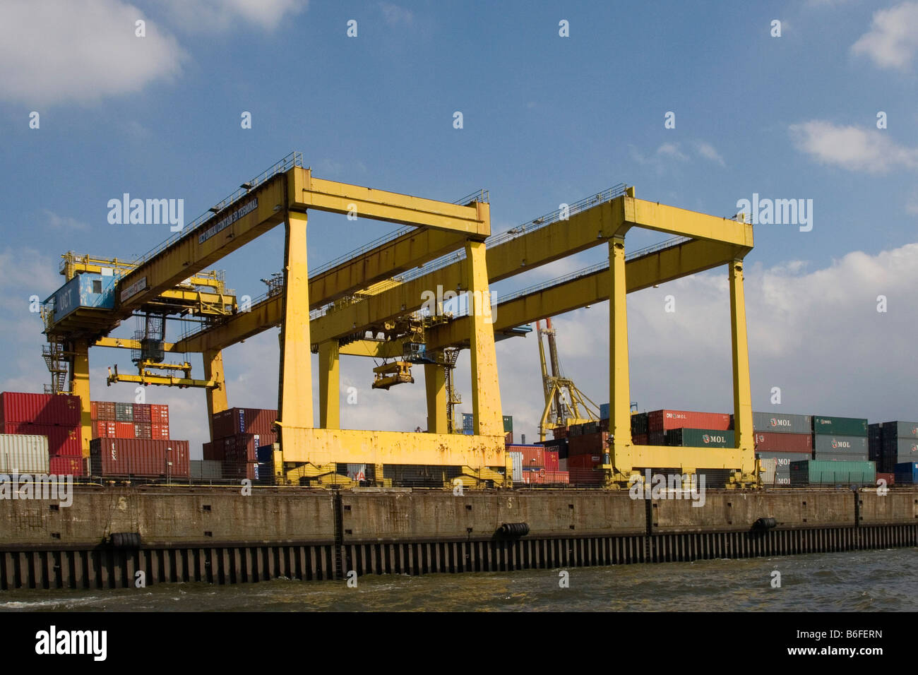 Old shipping container hi-res stock photography and images - Alamy