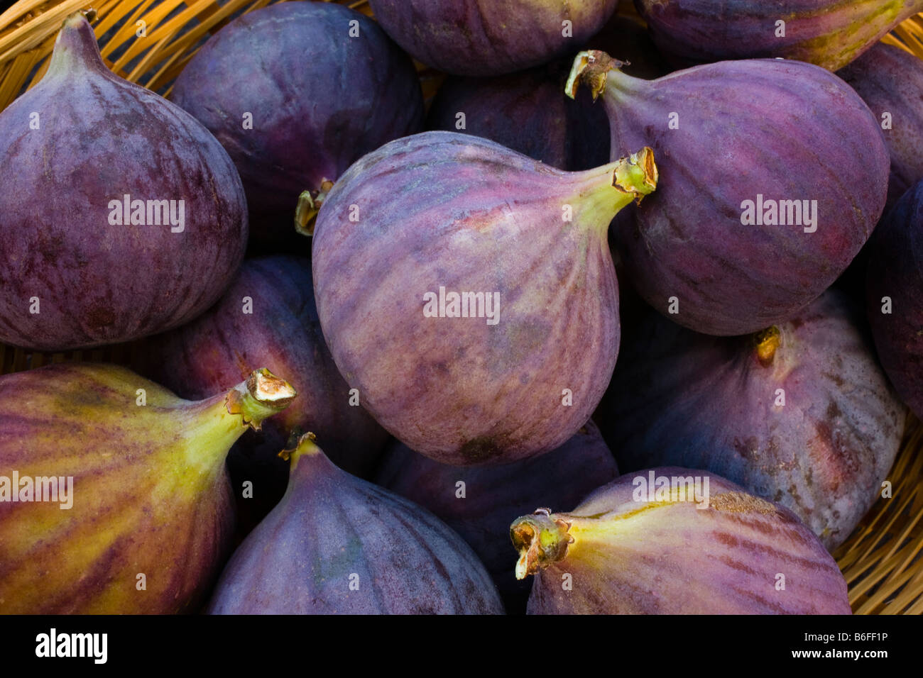 Figs with seeds hi-res stock photography and images - Alamy