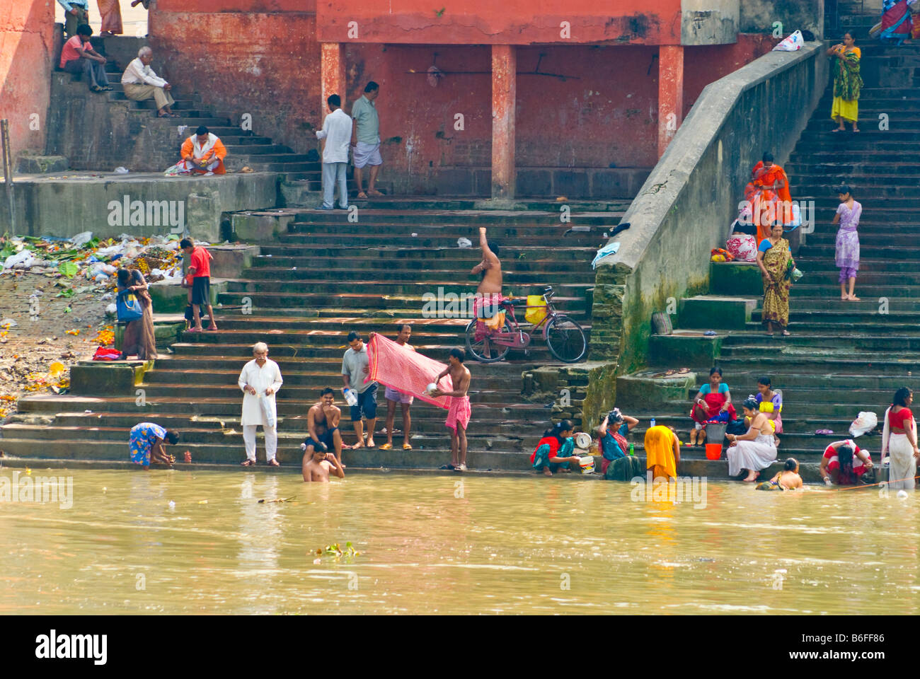 Bathing Ghat on the Hooghly River in Kolkata, India Stock Photo - Alamy