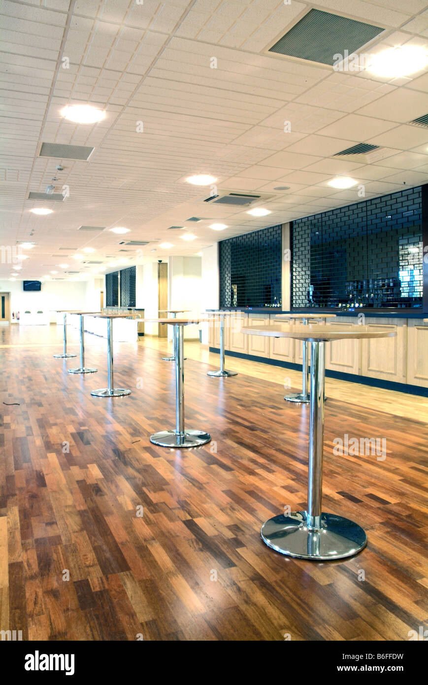 Round bar table hi-res stock photography and images - Alamy
