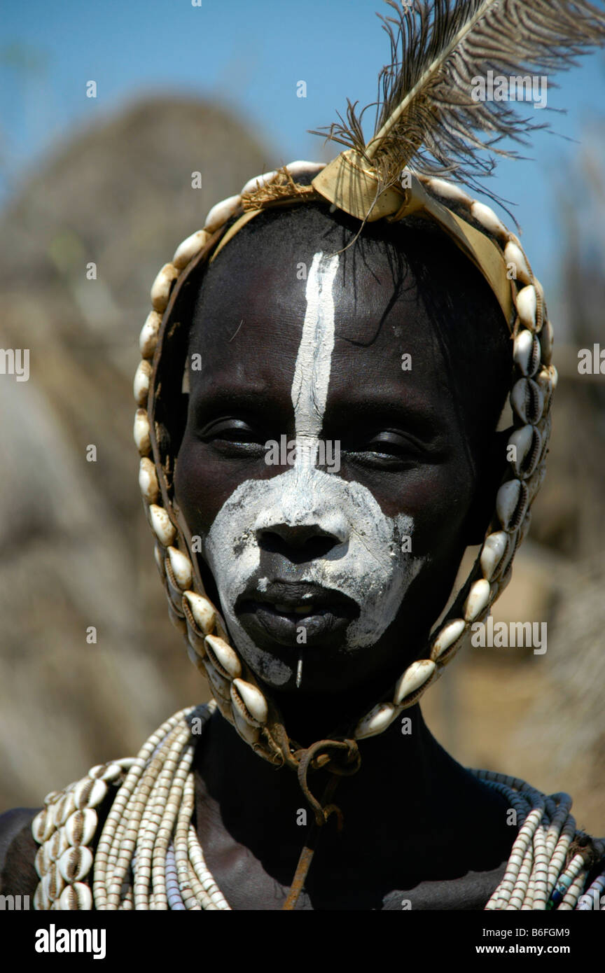 Ethiopian tribesman hi-res stock photography and images - Alamy