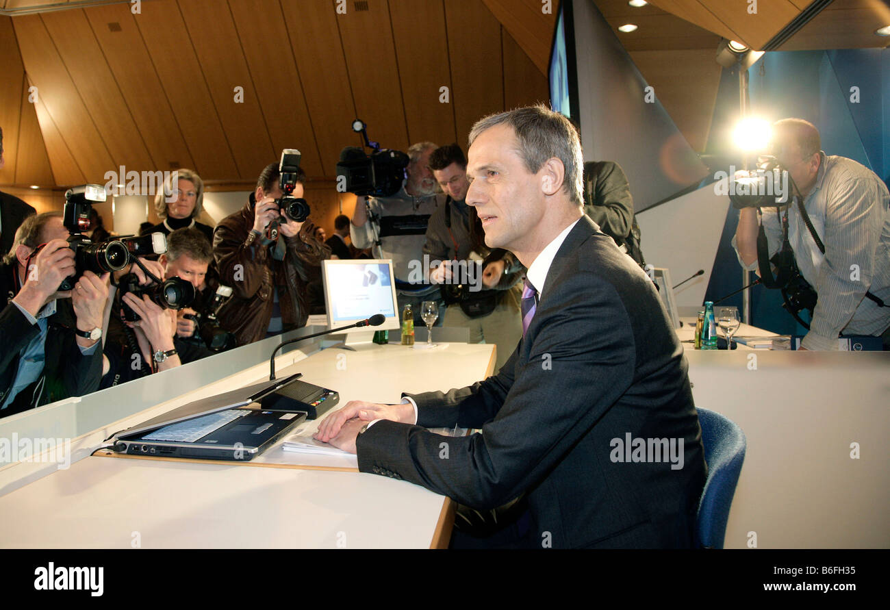Michael Kemmer, chairman of the Bayern LB, during the press conference ...