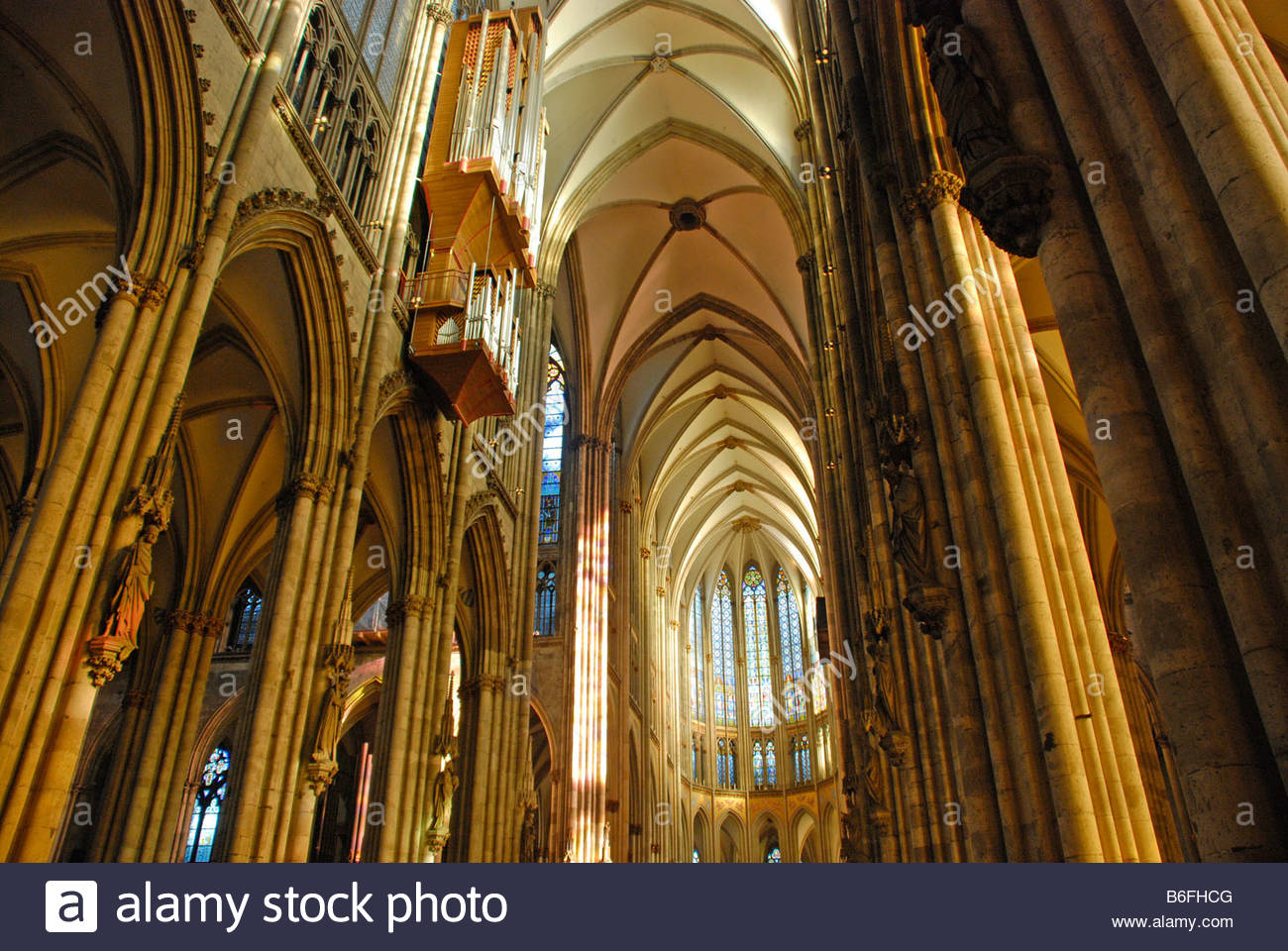 Cologne Cathedral Nave Germany Stock Photos & Cologne Cathedral Nave ...