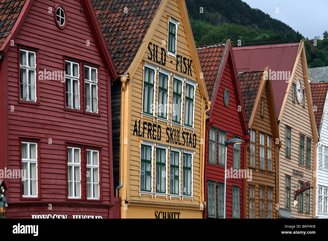 Bryggen buildings wooden houses norway hi-res stock photography and ...