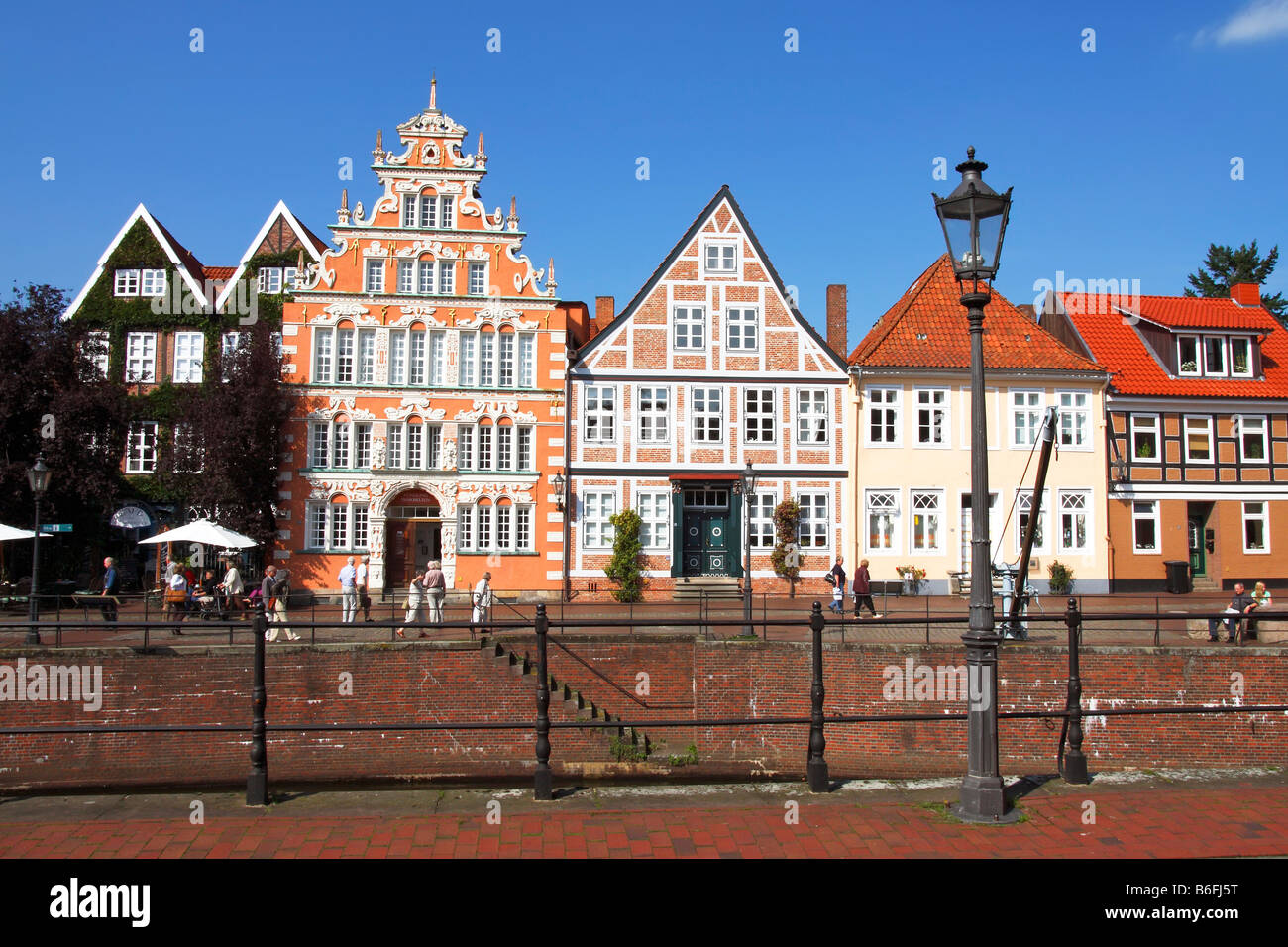 Historic district of Stade, half-timbered houses in the old harbour ...