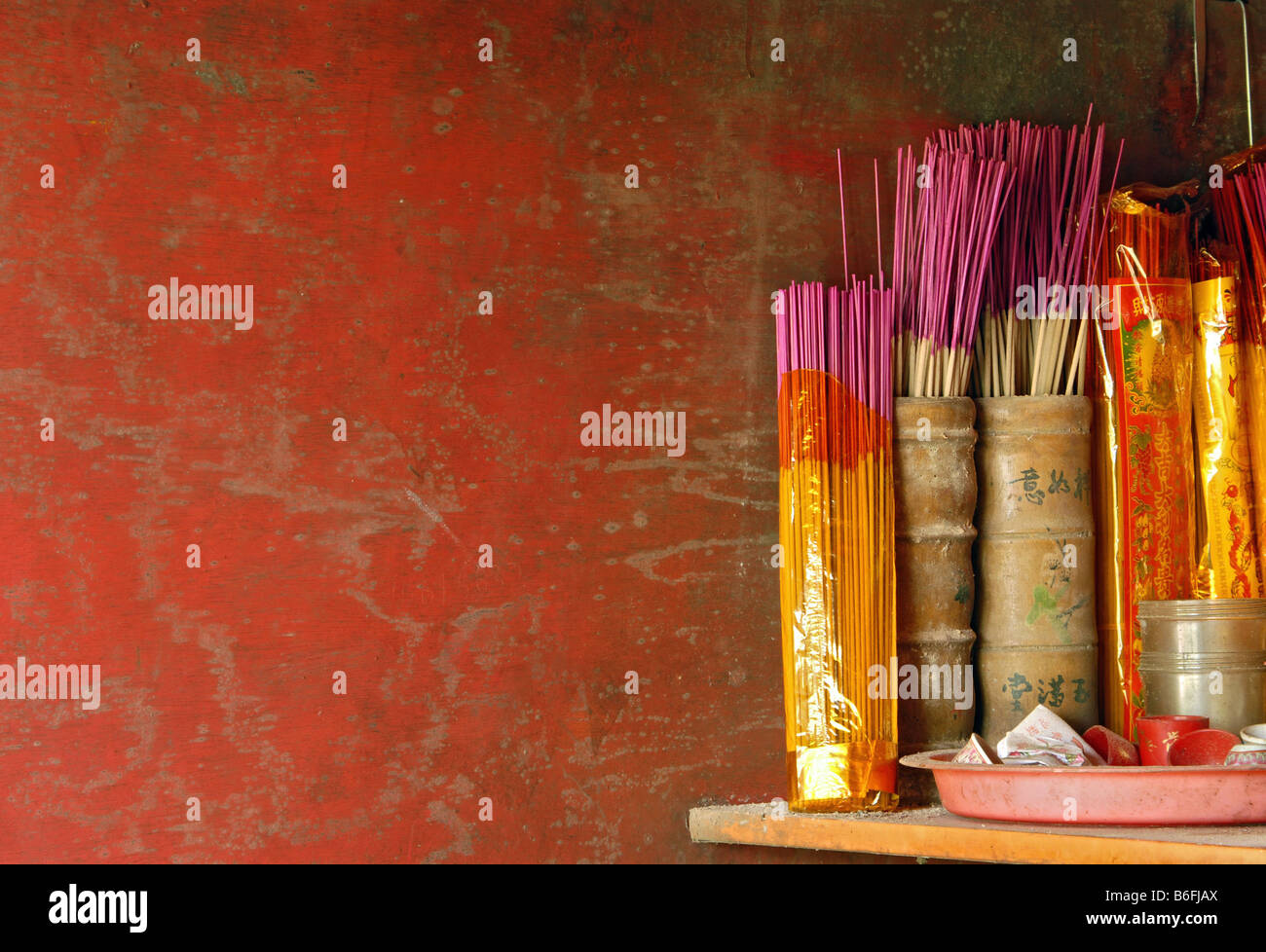 Roadside walls hi-res stock photography and images - Alamy