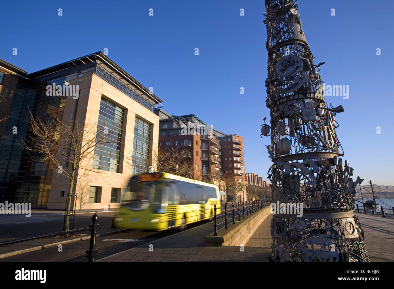 Quayside Link electric bus on St Annes Wharf Newcastle upon Tyne ...