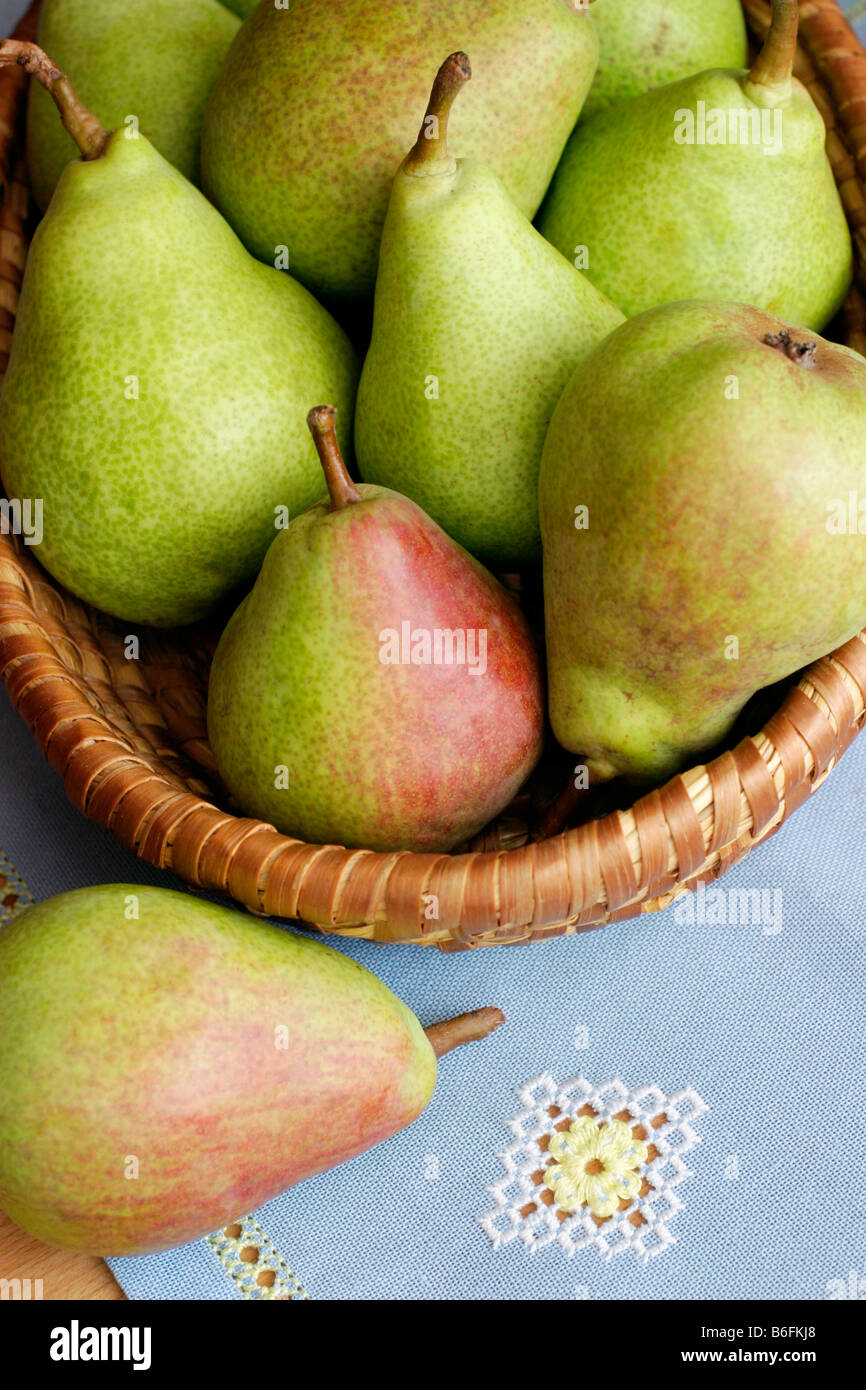 Pears in basket Stock Photo - Alamy