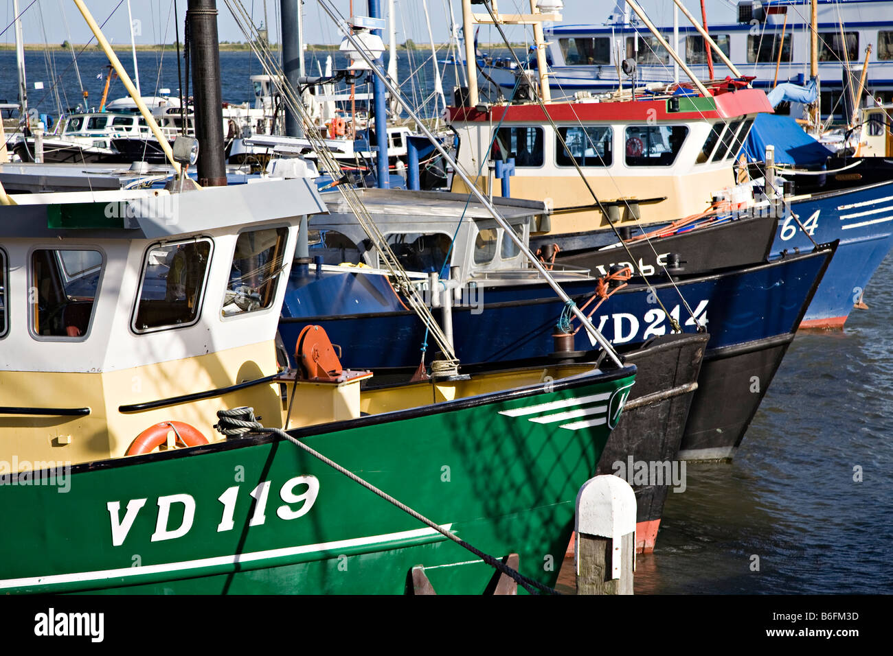 Fishing boats in harbour Volendam Netherlands Stock Photo - Alamy