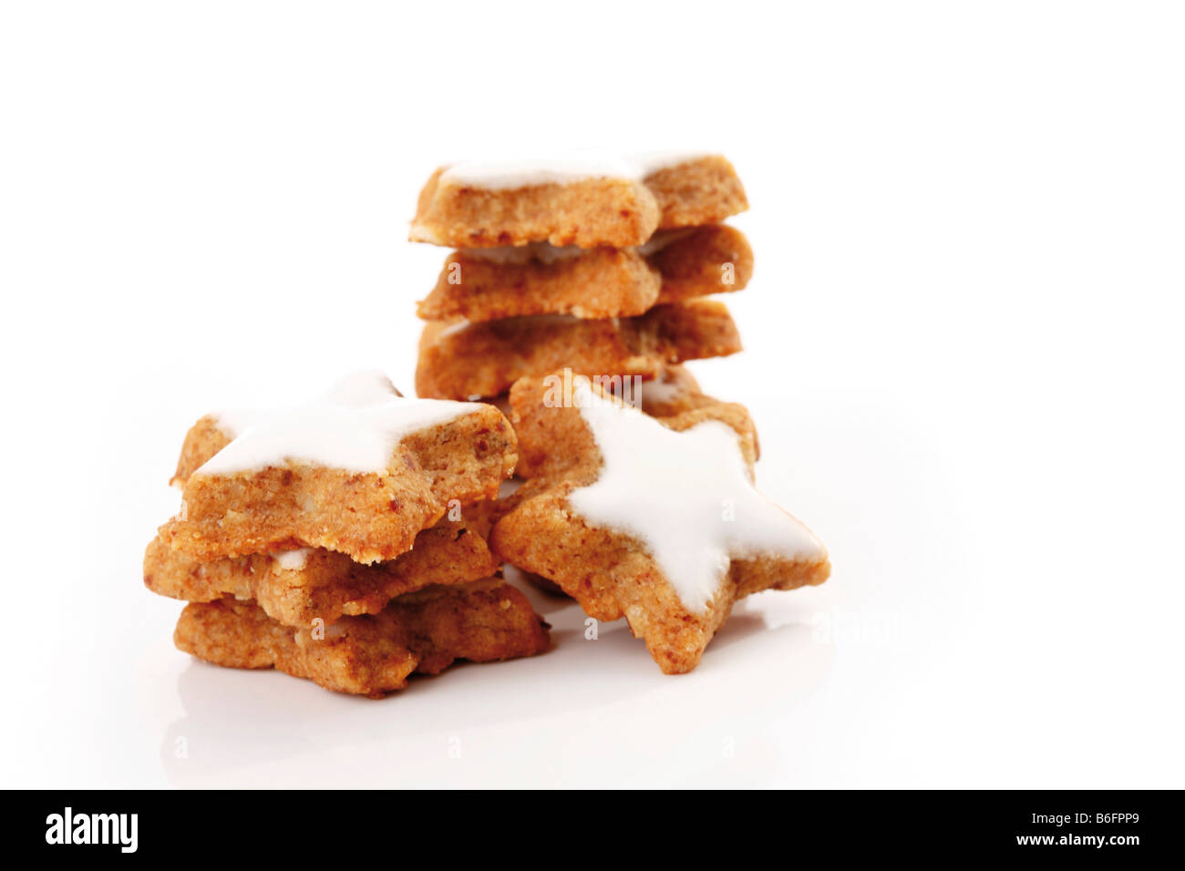 Cinnamon flavored star-shaped biscuits Stock Photo - Alamy