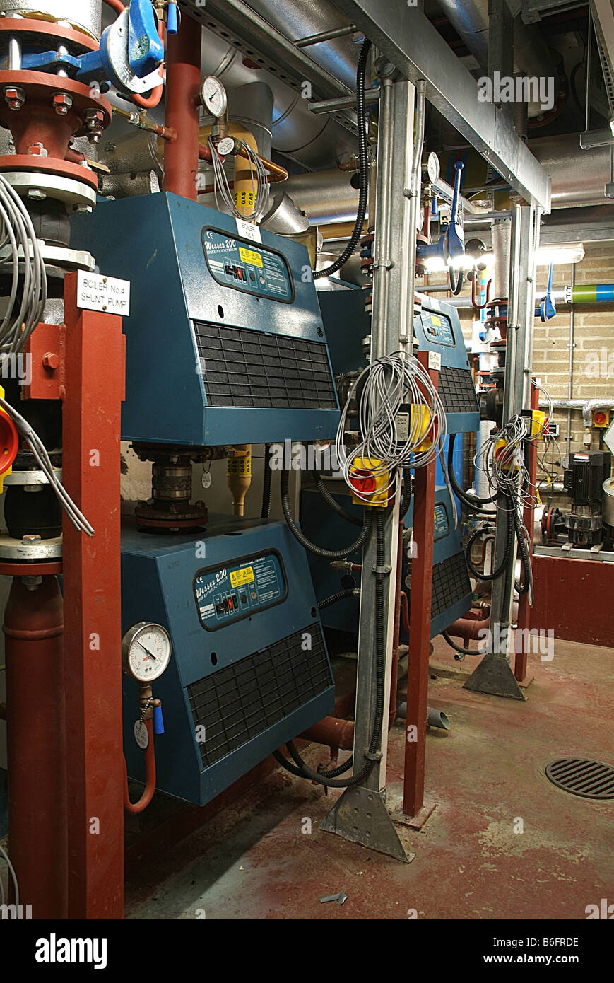 Engine mechanics hi-res stock photography and images - Alamy