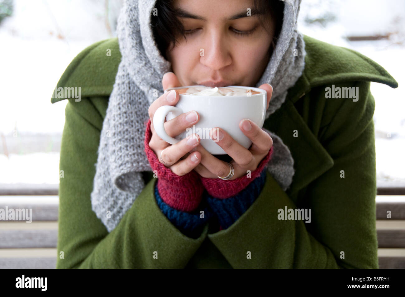 Sipping cream hi-res stock photography and images - Alamy