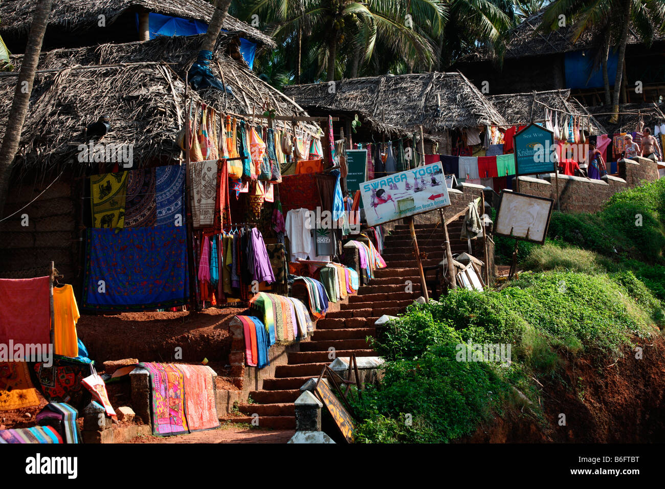 Kerala handicrafts hi-res stock photography and images - Alamy