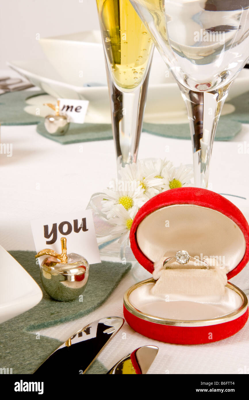 Dinner engagement ring box hi-res stock photography and images - Alamy