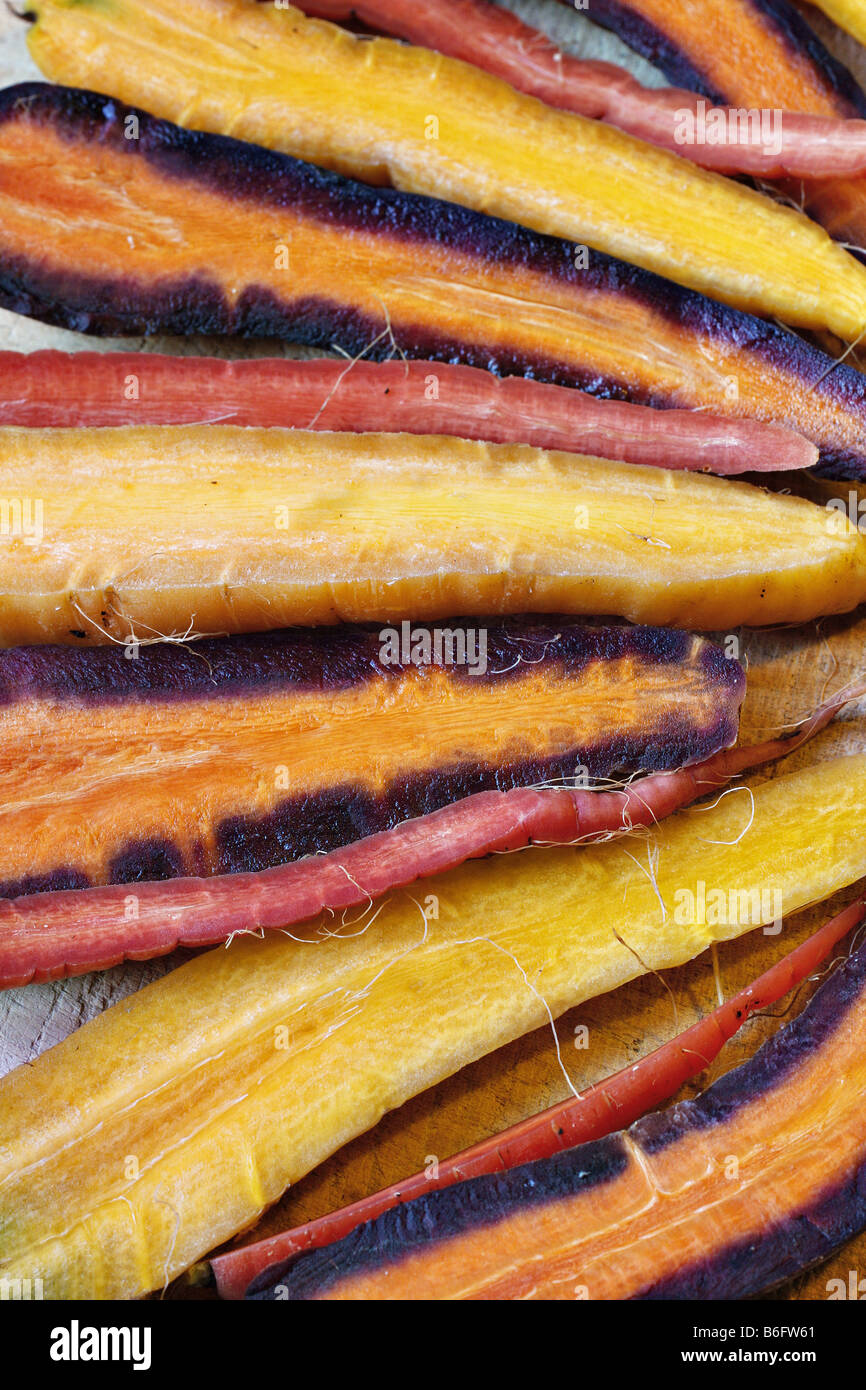 CARROTS YELLOWSTONE PURPLE HAZE AND SAMURAI RED Stock Photo - Alamy