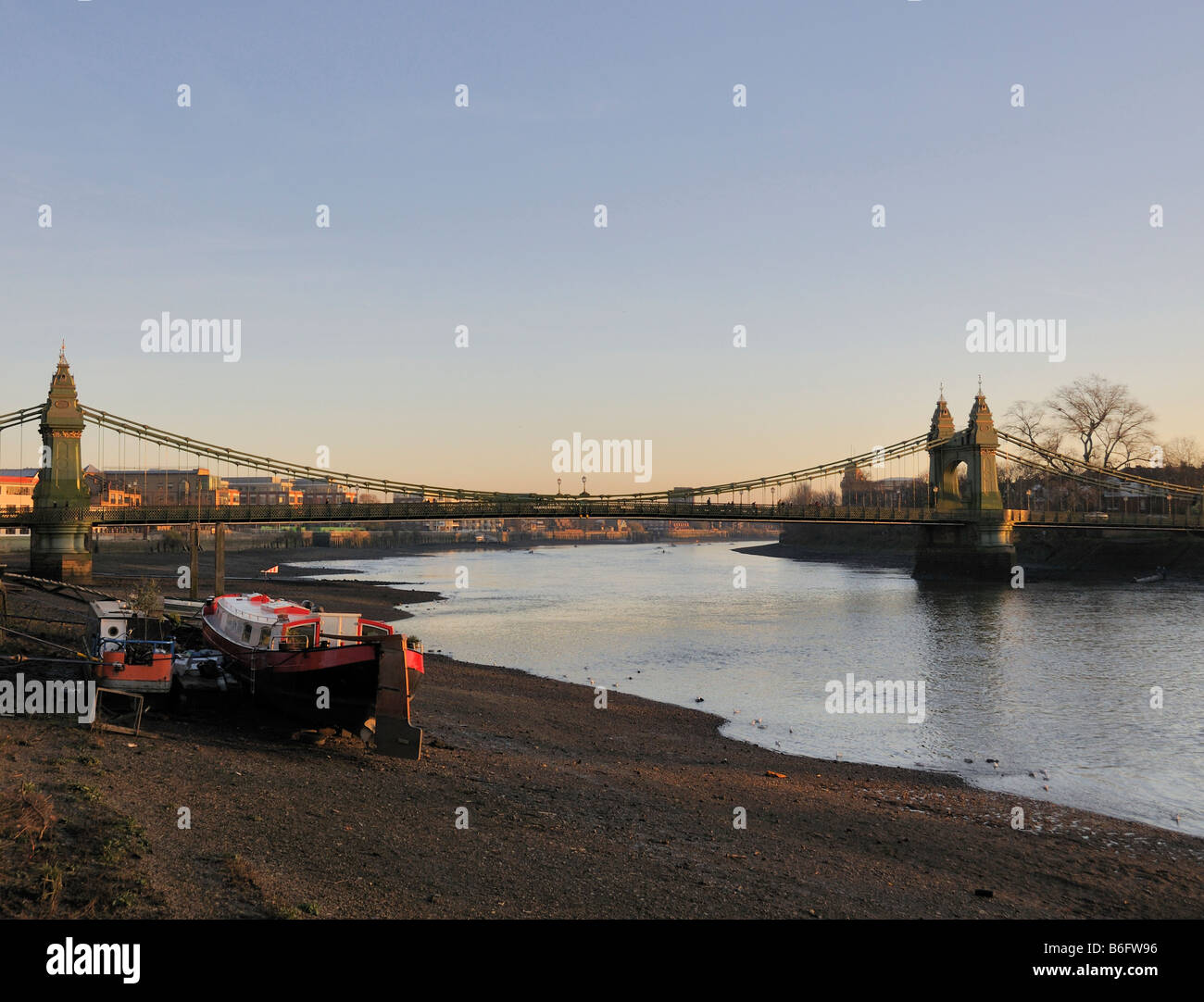 Construction of hammersmith bridge hi-res stock photography and images ...