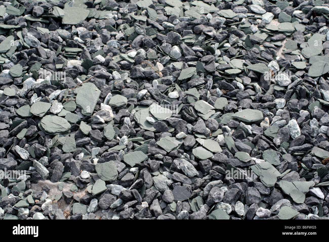 SLATE PIECES USED AS PATH SURFACING Stock Photo - Alamy