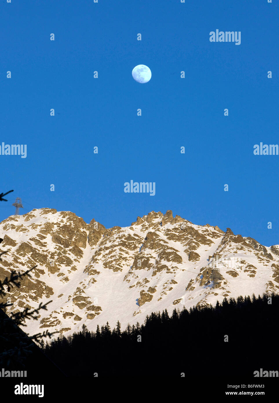 Alpine resort hi-res stock photography and images - Alamy