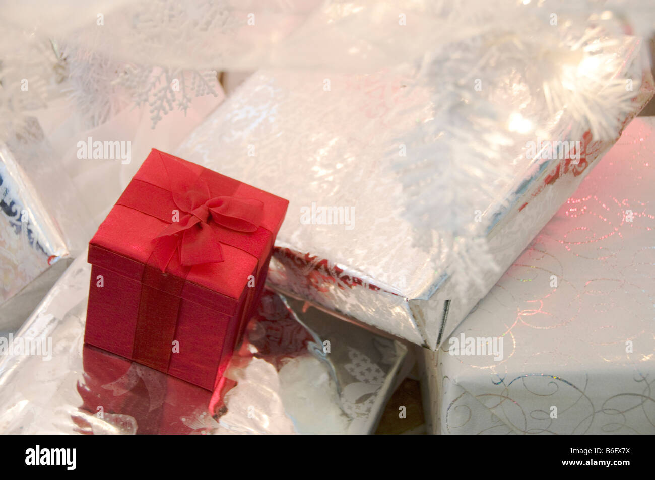 Christmas packages hi-res stock photography and images - Alamy