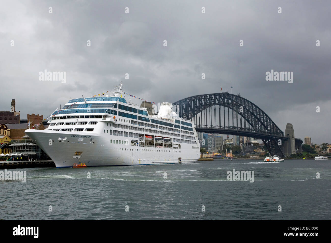 Sky princess cruise ship bridge hi-res stock photography and images - Alamy