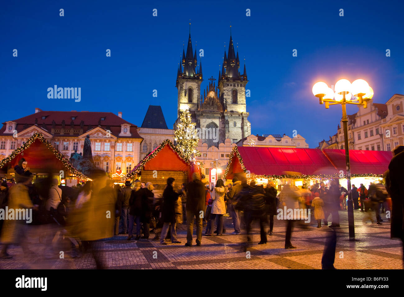 Time square christmas market hi-res stock photography and images - Alamy