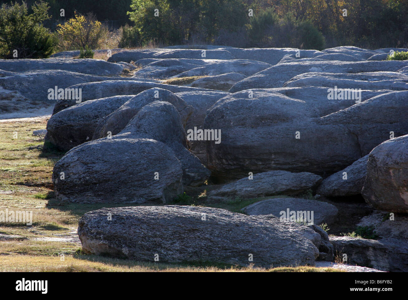 Rounded rocks a geological special place in Glen Rose Texas Big Boulder ...