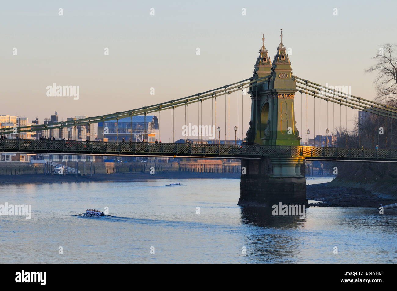 Hammersmith bridge hi-res stock photography and images - Alamy