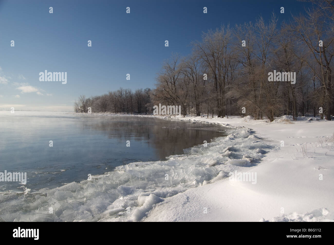 The shore of Lac St. Louis in early winter Stock Photo - Alamy