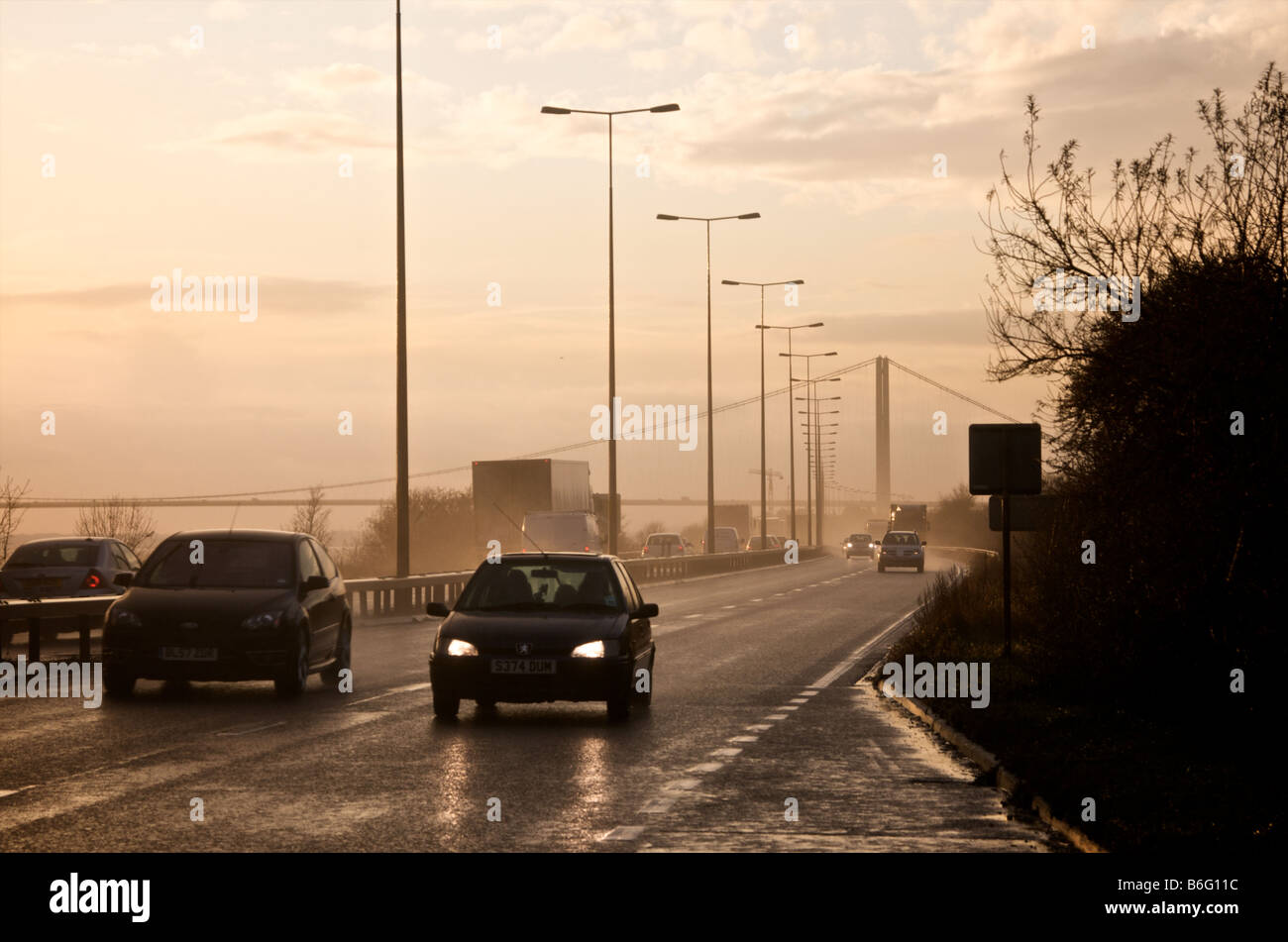 Sunset with the Humber Bridge in silhouette Stock Photo - Alamy