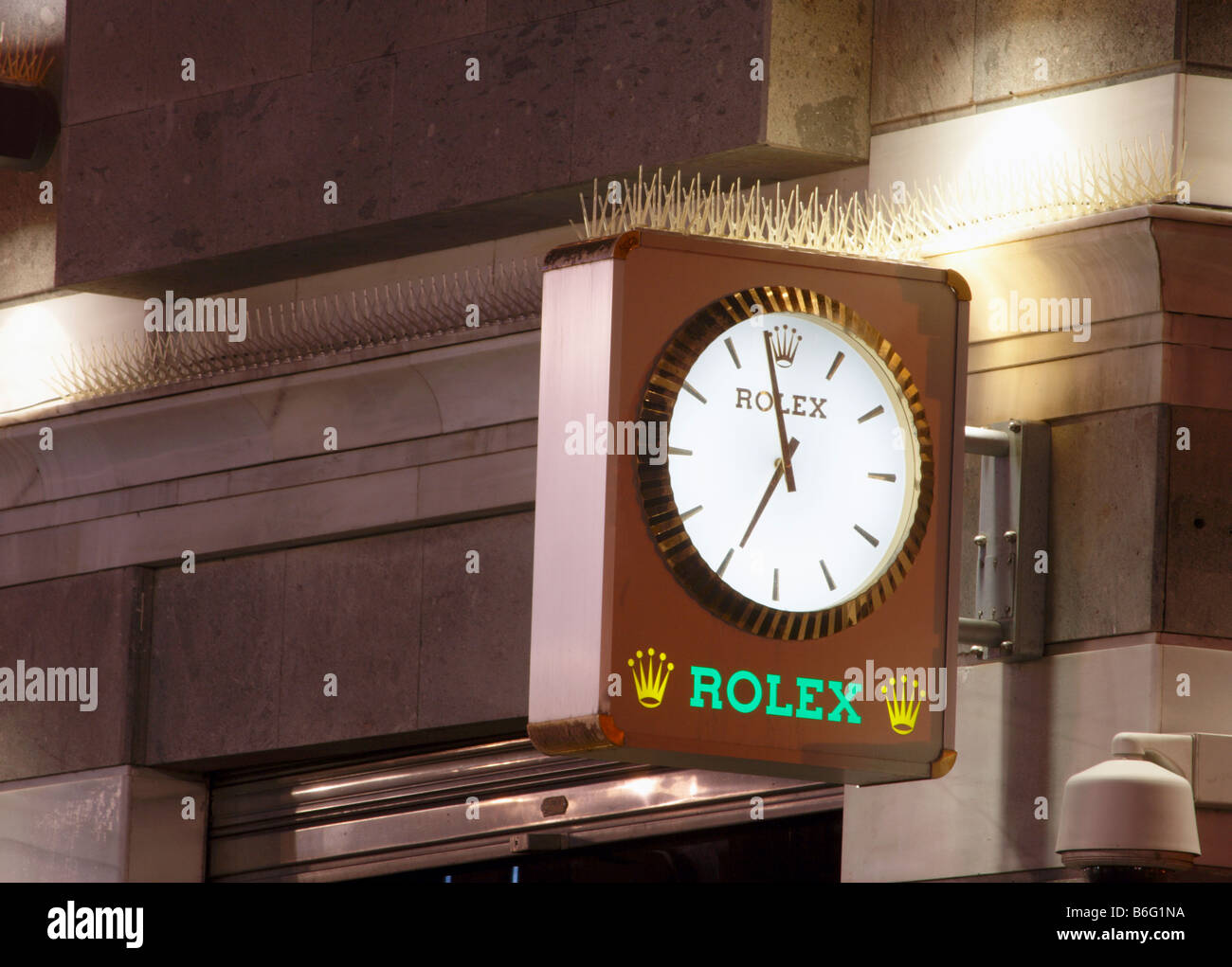 Rolex shop hi-res stock photography and images - Alamy