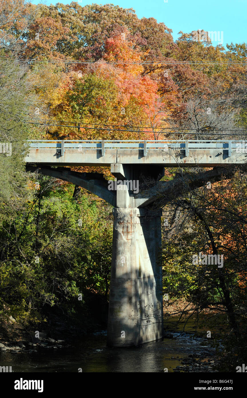 A deteriorating concrete bridge support Stock Photo - Alamy