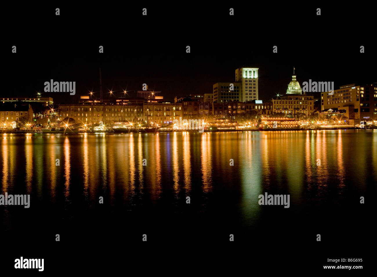 Lighted Night Time, Savannah Georgia, USA, Waterfront Stock Photo - Alamy