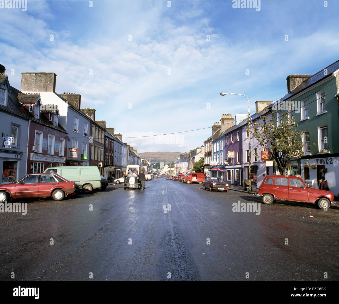 two way traffic system in an old irish town on the iveragh peninsula ...
