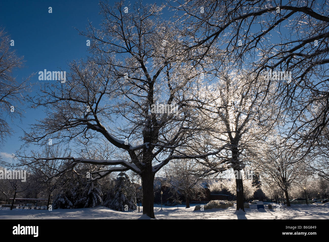 Light shining through crystal hi-res stock photography and images - Alamy