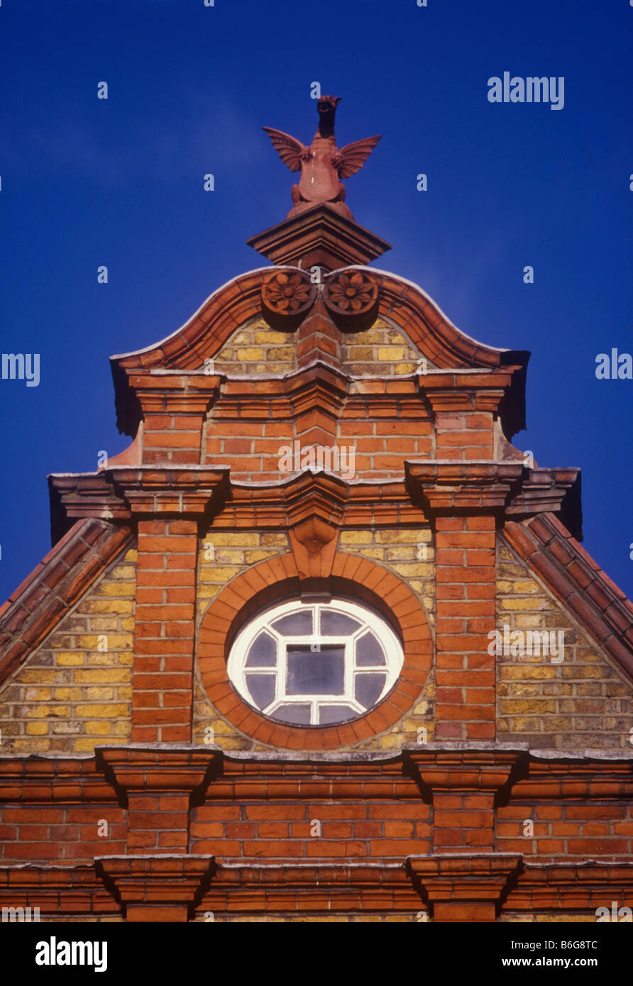 Shaped gable of victorian town house hi-res stock photography and ...