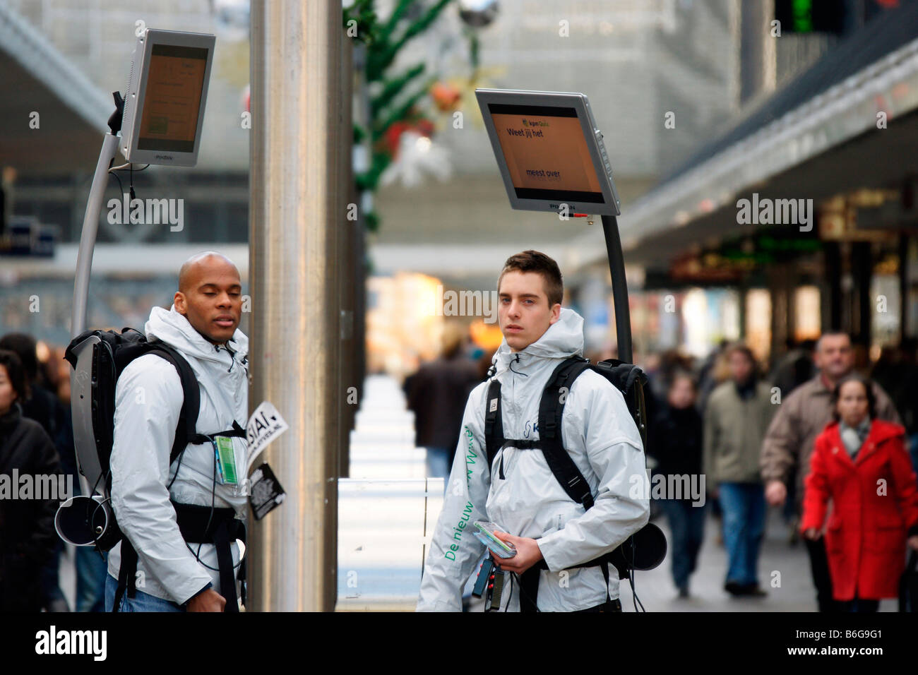 Live street advertisement hi-res stock photography and images - Alamy
