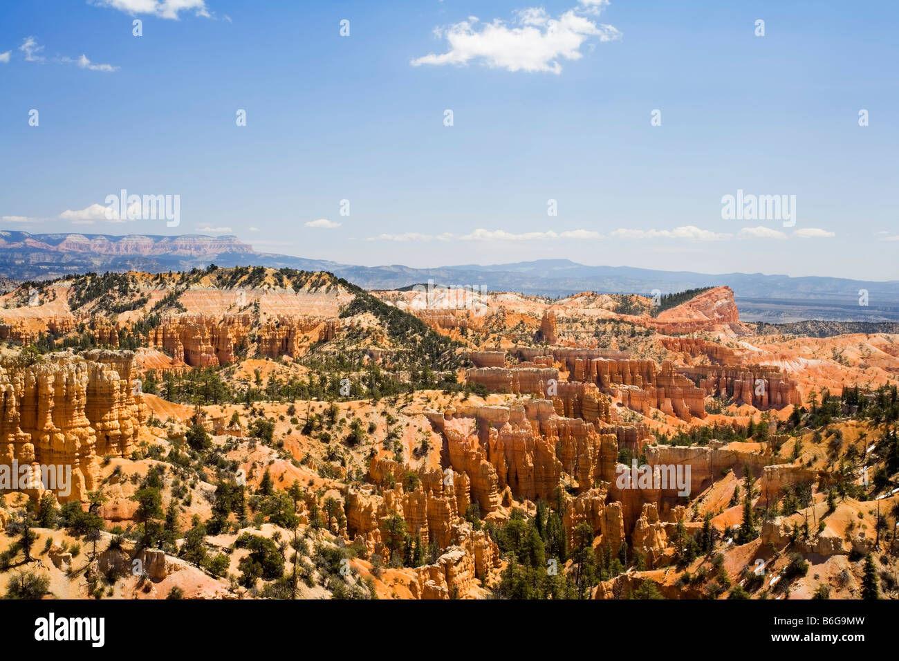 The Hoodoo rock formations as seen from Fairyland Point in Bryce Canyon ...
