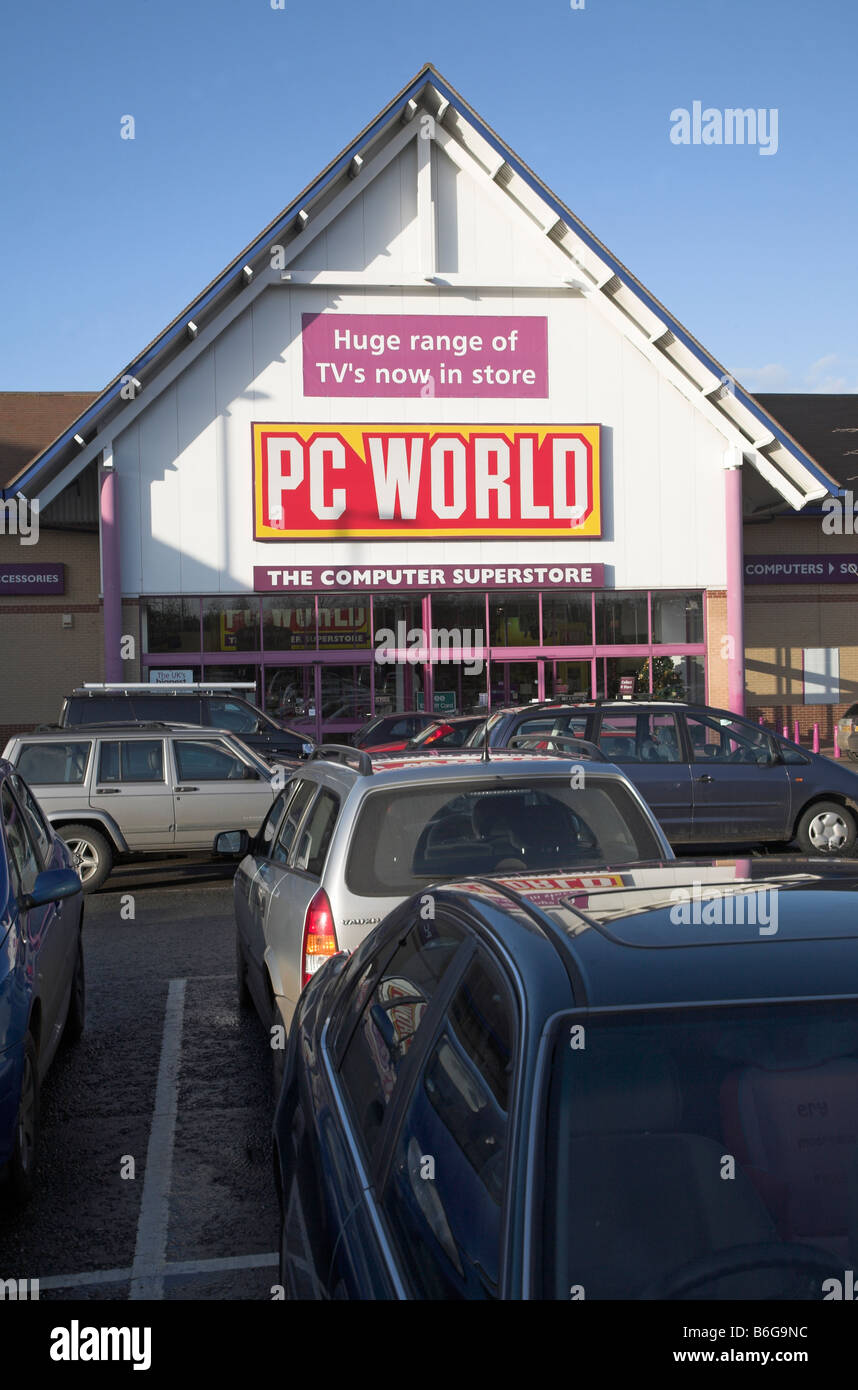 Sign pc world computer superstore hi-res stock photography and images ...