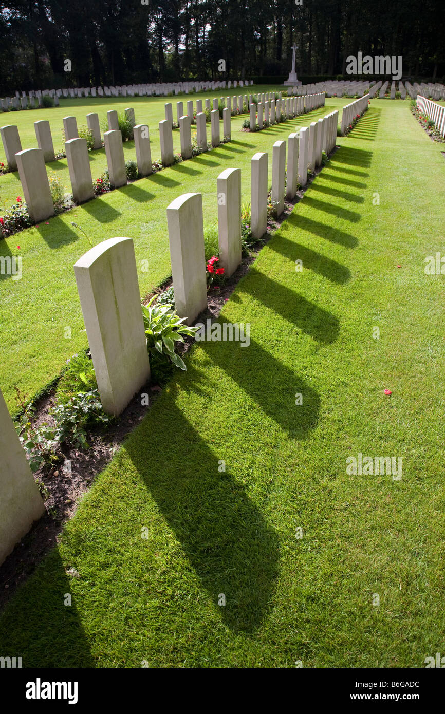 Dutch soldiers cemetery hi-res stock photography and images - Alamy